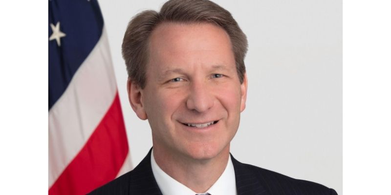 National Cancer Institute director stepping down